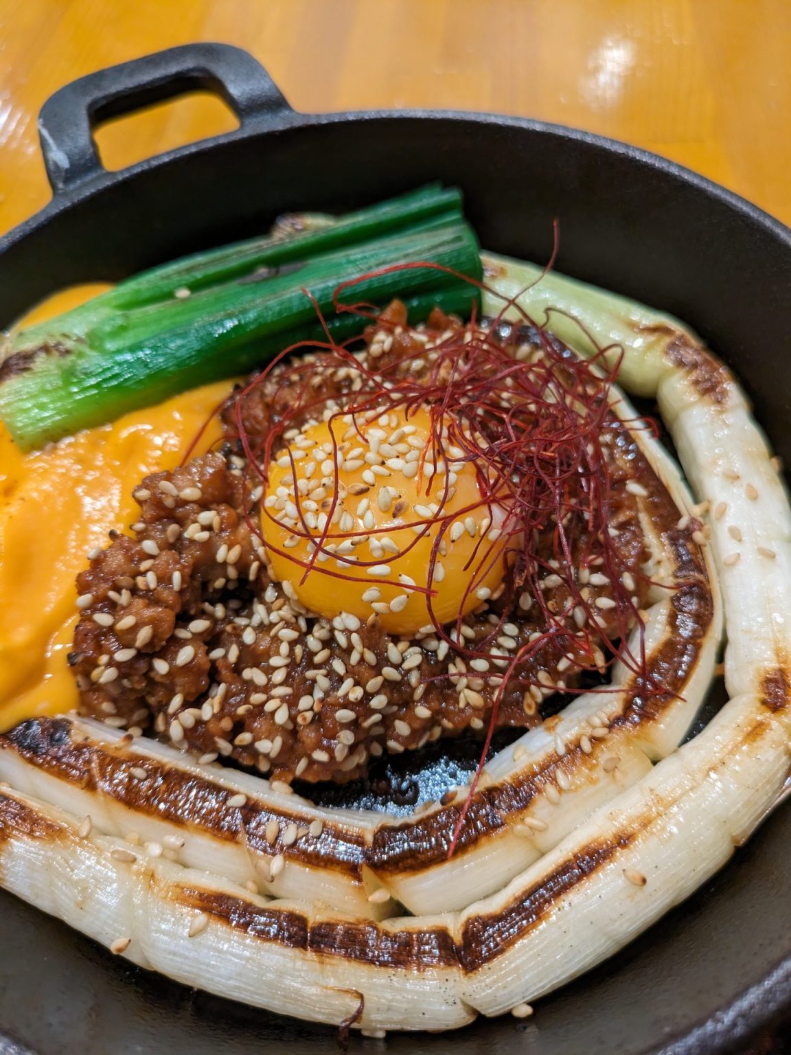 古代豚の肉味噌でいただく深谷ねぎ〜豚肉料理店 シロッコ～ 深谷アウトレット周辺の観光スポット情報｜vegetable Theme Park